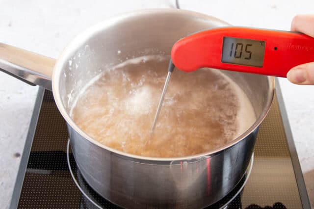 How to Make Medlar Jelly – 3 Ingredients, No Pectin - Helen's Fuss Free ...