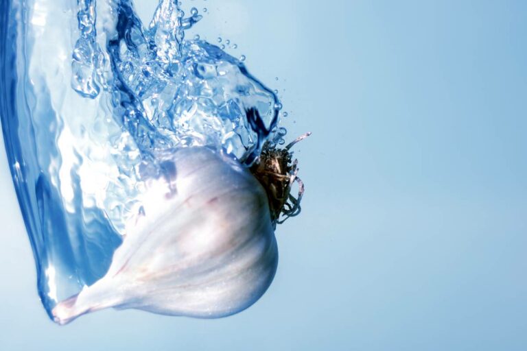 How to Peel and Prepare Garlic - Helen's Fuss Free Flavours