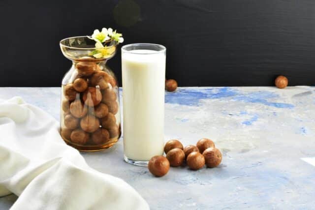 Easy Guide to Plant Milks | 10 Options | Fuss Free Flavours